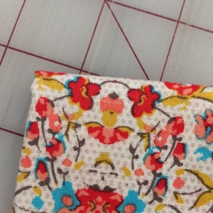 Riley Blake - FAT QUARTER Cut of Sundance - Floral in Gray **FQ Cuts ...