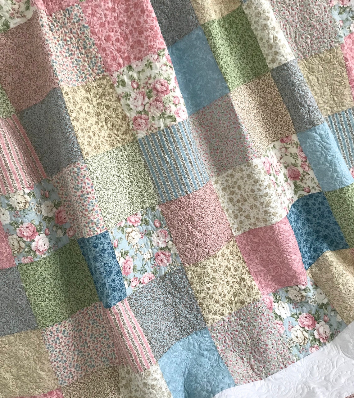 King Patchwork Quilt With Floral Fabrics Shades of Pink Green | Etsy Canada
