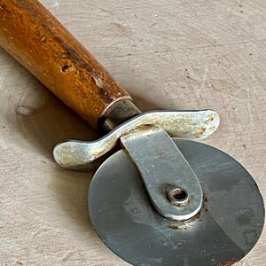 Vintage Pizza Cutter-allied Metal NY, Ny-vintage Kitchen-farmhouse ...
