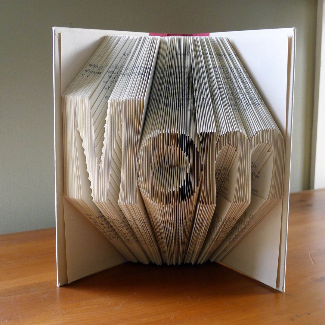 Mother's Day - Best Mom - Presents for Mothers / Moms - Book Lover Mom ...