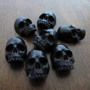 Small Jawless Flat Back Skull, Deep Relief Buffalo Horn Carvng, Jewelry ...