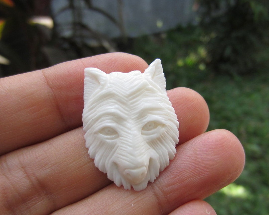 Hand Carved Wolf , Buffalo Bone Carving B4511 - Etsy