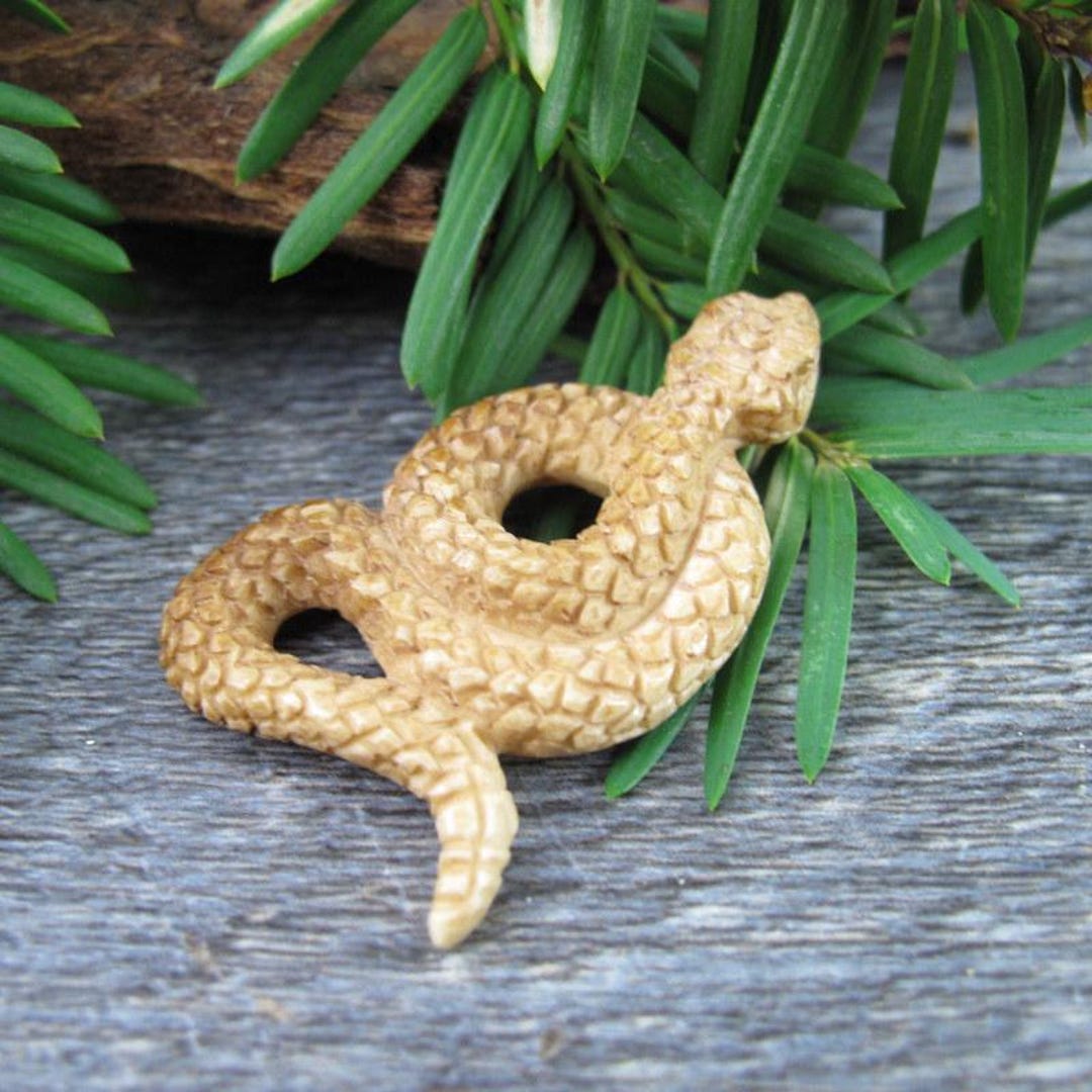 Small Coiled Snake ,antique Stained , Bone Carving, Jewelry Making ...