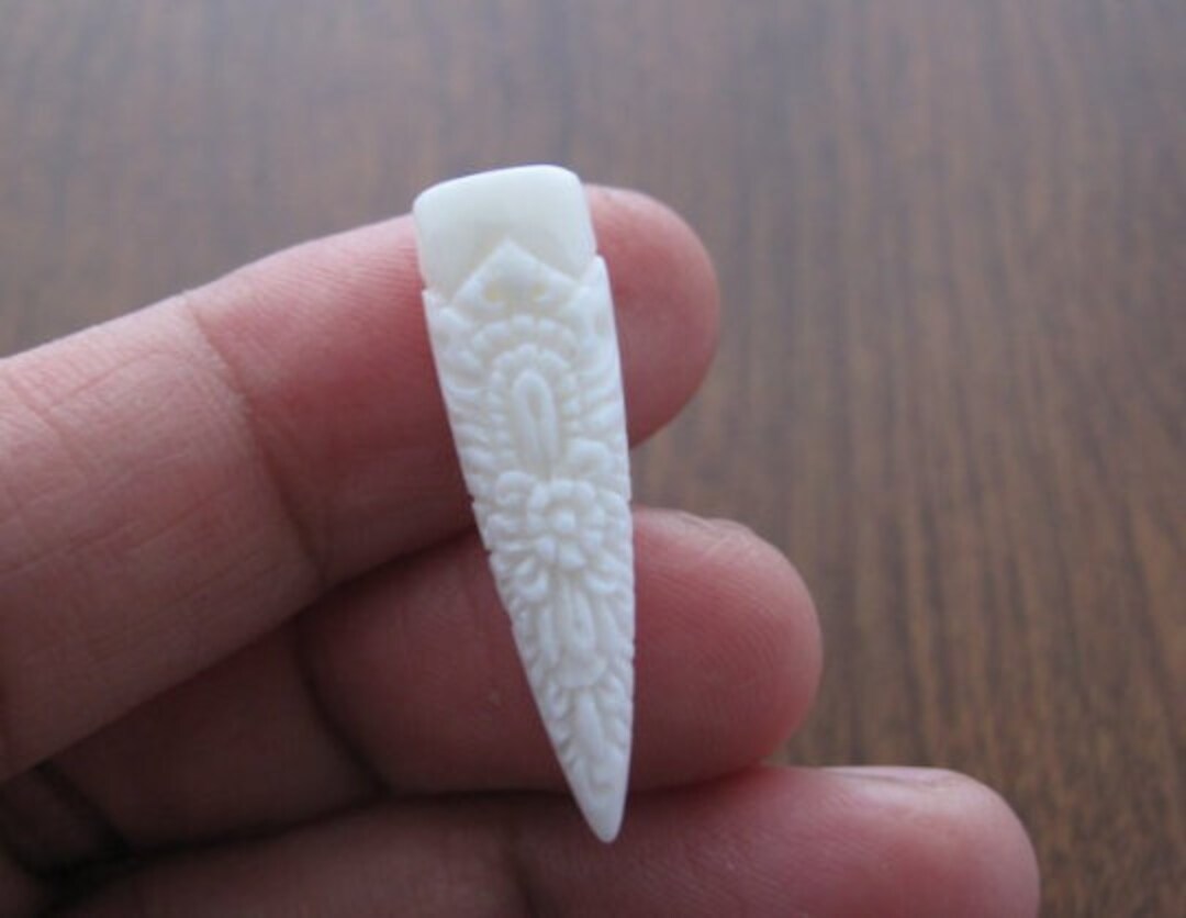 Hand Carved Buffalo Bone Tusks , Buffalo Bone Carving, Jewelry Making ...