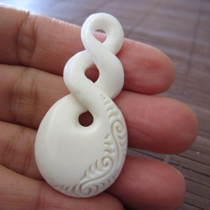 Engraved Infinity Twisted Pendant, Hand Carved Infinity Symbol, Pikorua ...