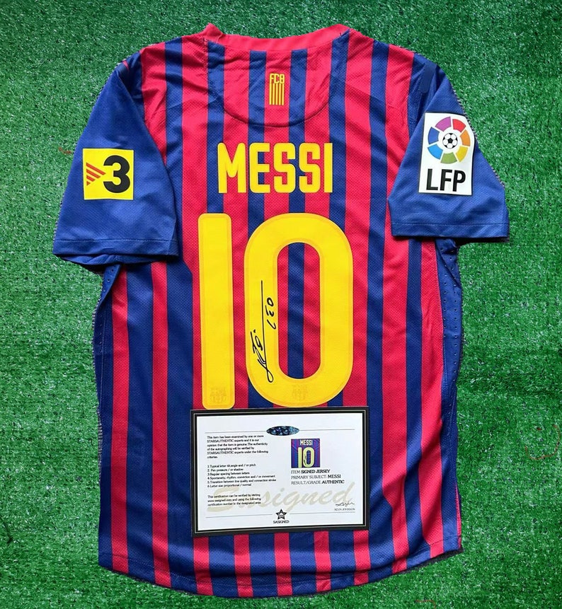SIGNATURE Lionel Messi Barcelona Home 11/12 Record-breaker Signature ...
