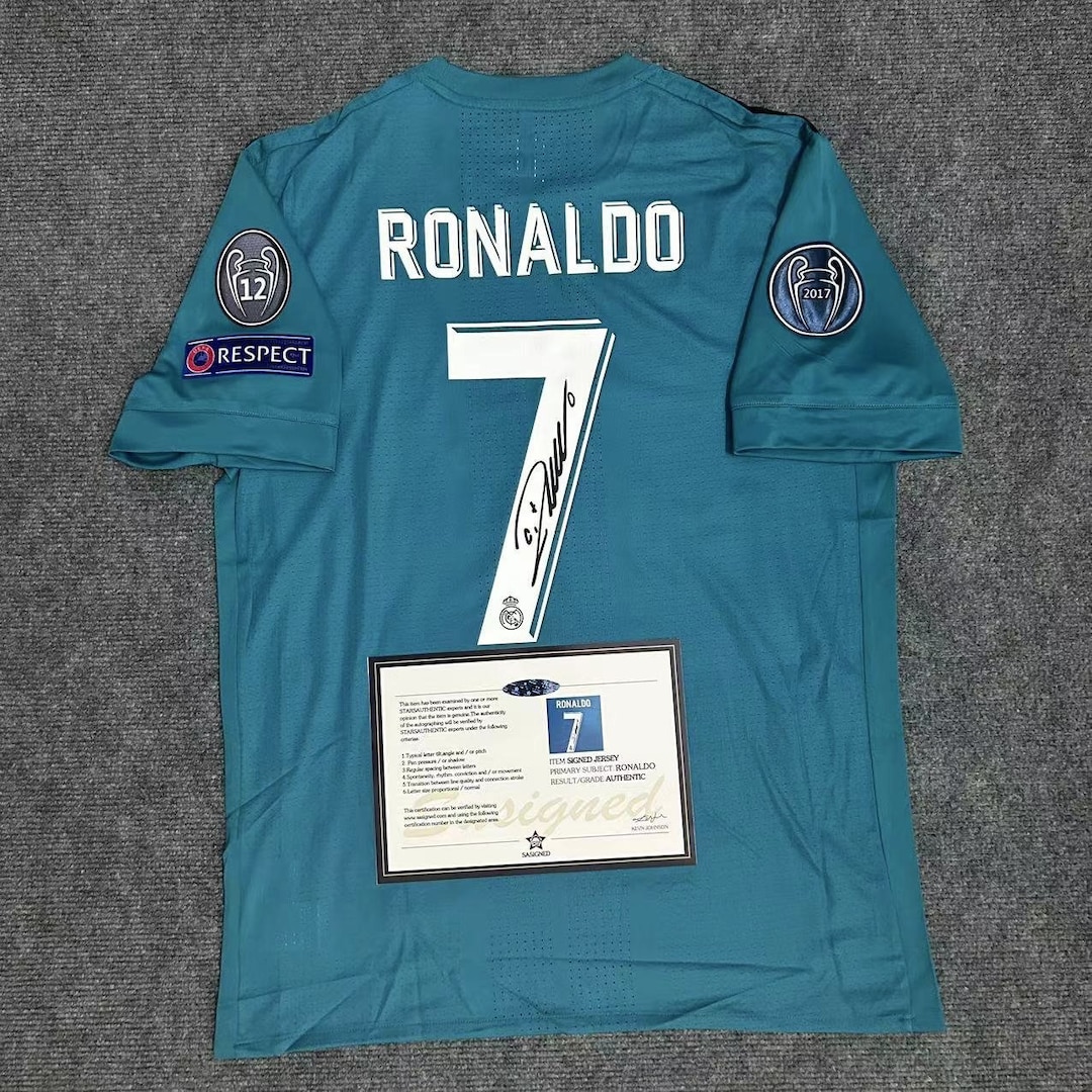 SIGNATURE Cristiano Ronaldo Real Madrid Blue Third UCL 2017 Signature ...