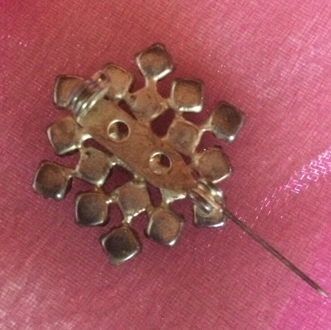 Sale Sparkling Vintage Rhinestone Snowflake Brooch Pin - Etsy
