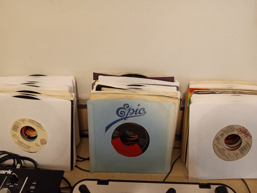 260 Classic '70s'90s Pop, AOR & Rock 45 RPM Vinyl Singles Collection in Great Condition. for ...