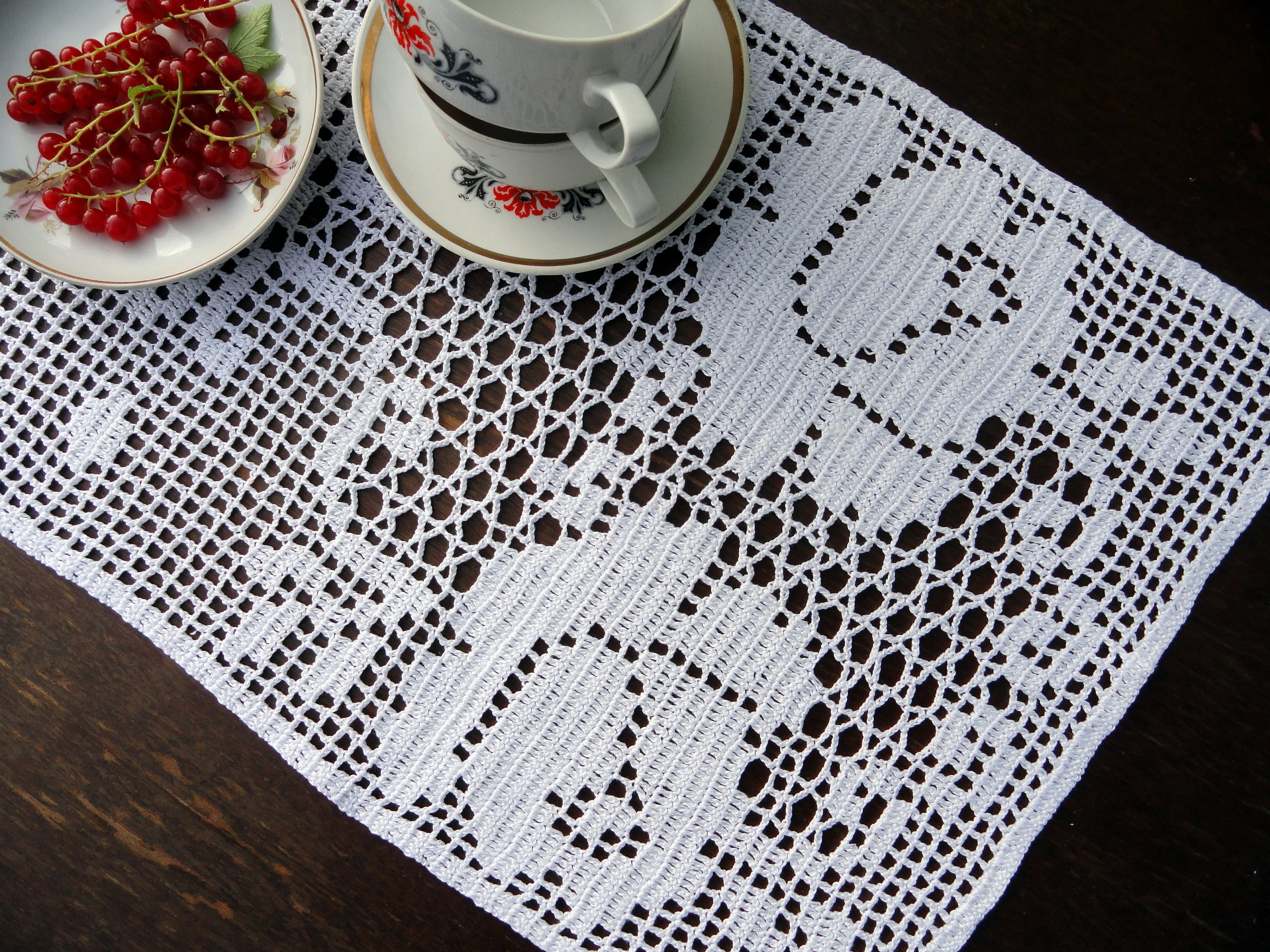 Filet crochet floral tablecloth Fall decor White table runner | Etsy