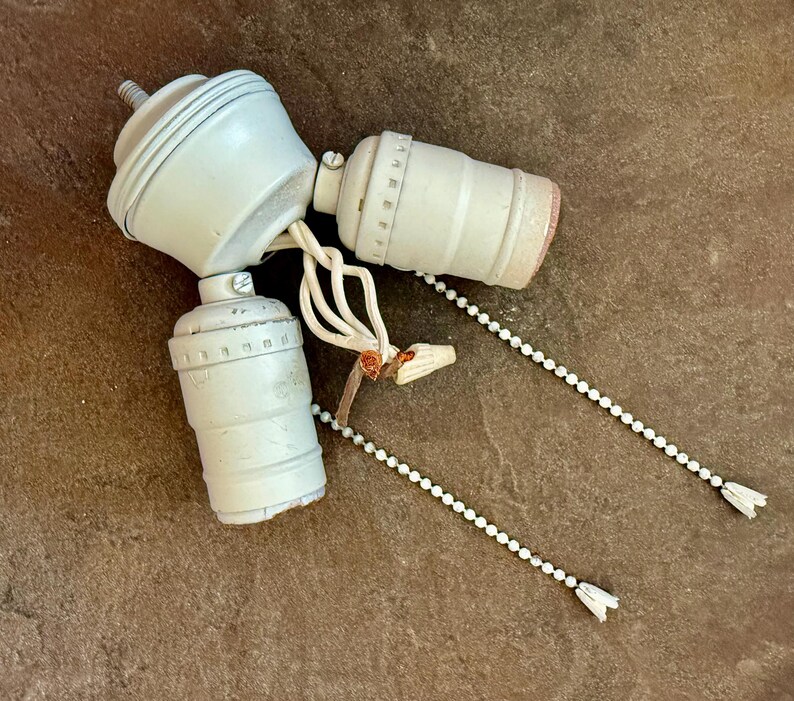 Antique Double Socket Fixture With Chain on off Switch, Rescued Old ...