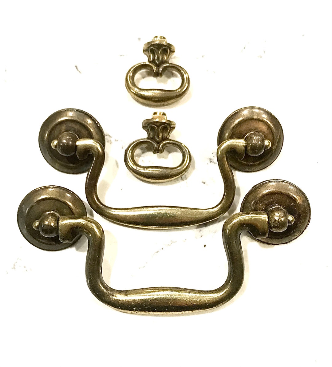 Vintage 24pc Dresser Drawer Pull Handles and Knobs Antique Bronze Tone ...