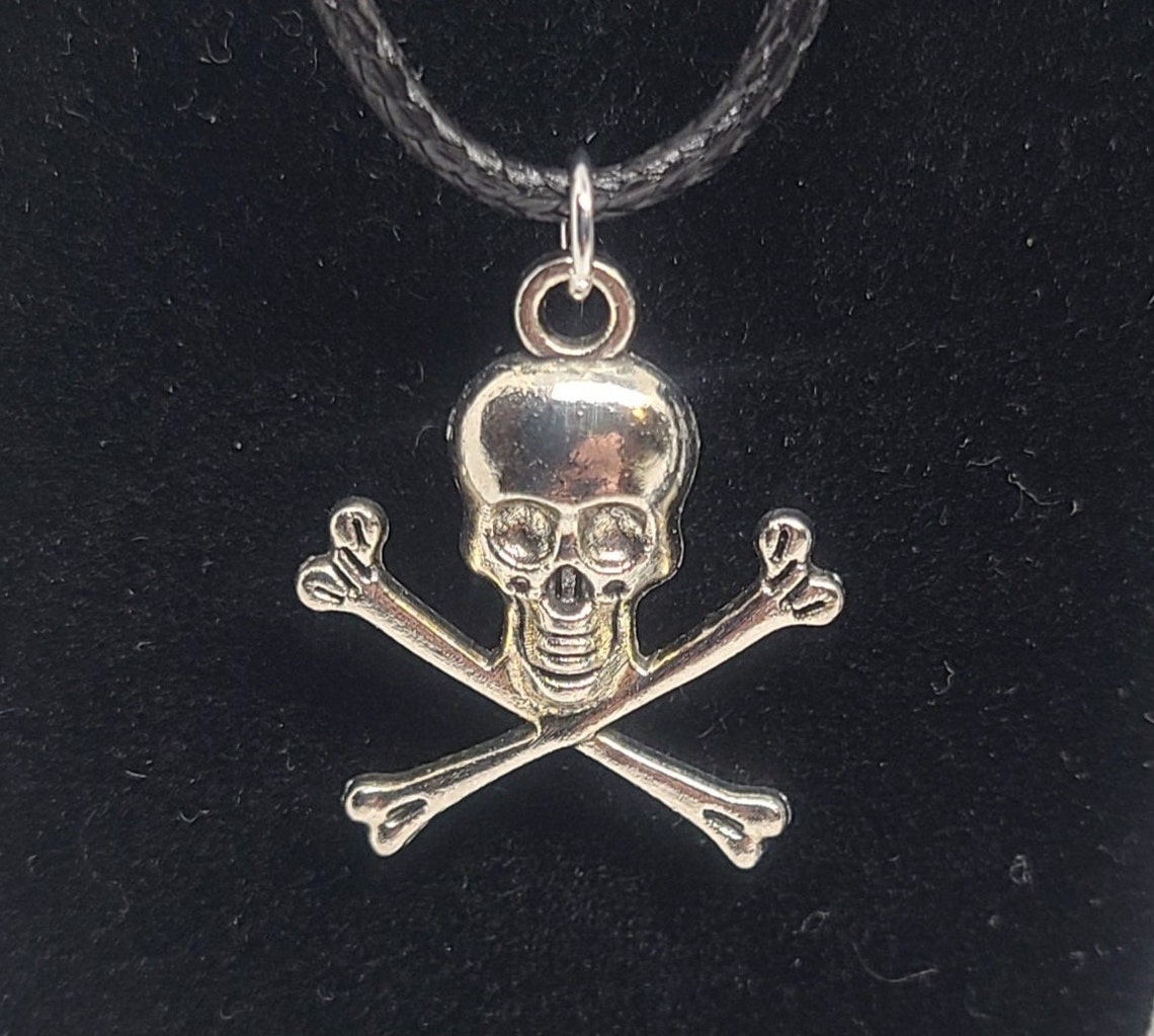 Skull and Crossbones Necklace - Etsy