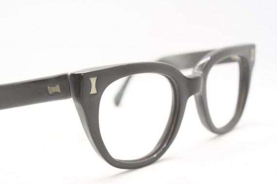 vintage 1960s black horn - Gem