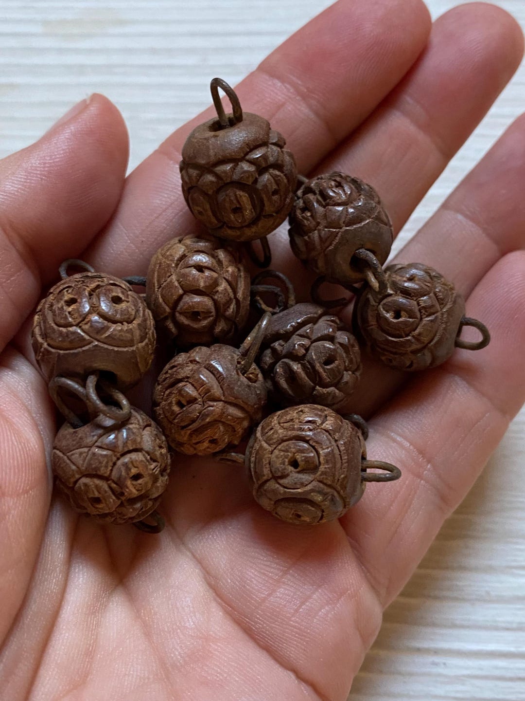 Vintage Carved Wood Beads - Etsy