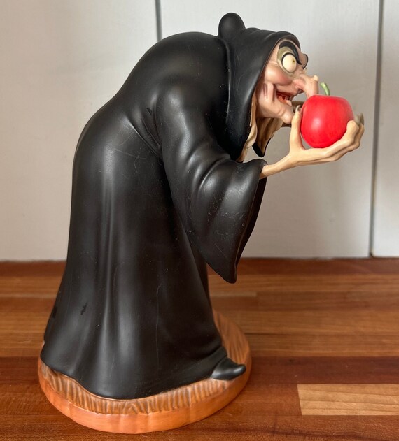 Snow White And The Seven Dwarfs Apple