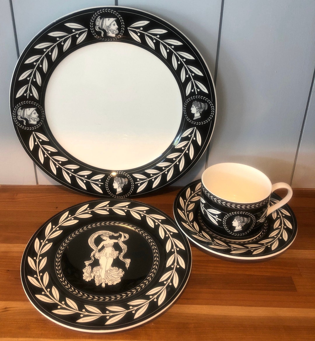 Victoria Beale Olympia Black 4 Piece Place Setting ( 4 Available) - Etsy