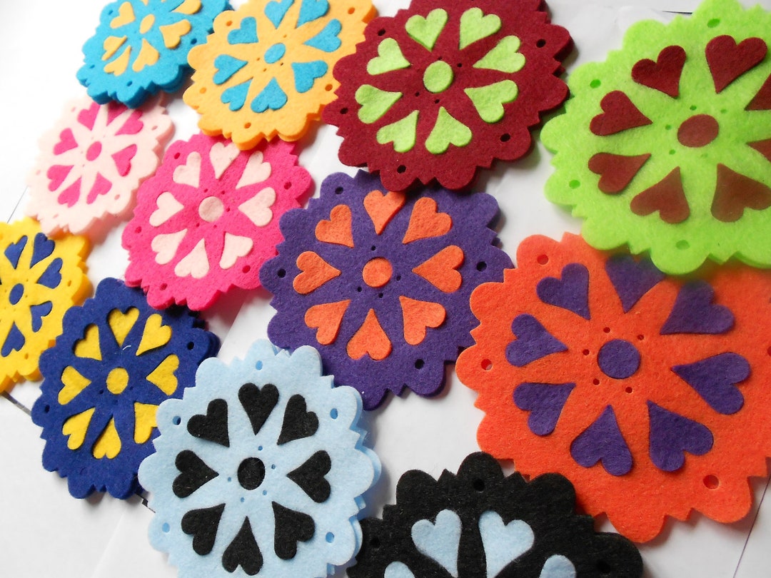 24 Circle Doily Doilies With Interchangeable Hearts Cut Outs and Center ...