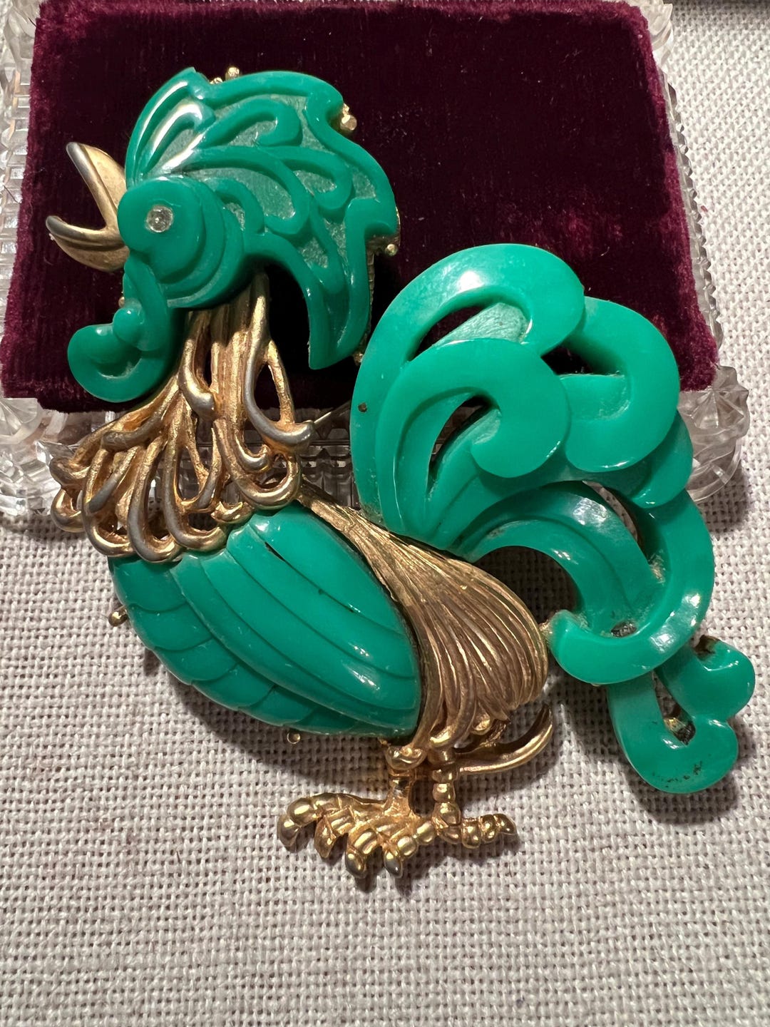 Vintage ICONIC HATTIE Carnegie Rooster Brooch Green LUCITE Gold Plated ...