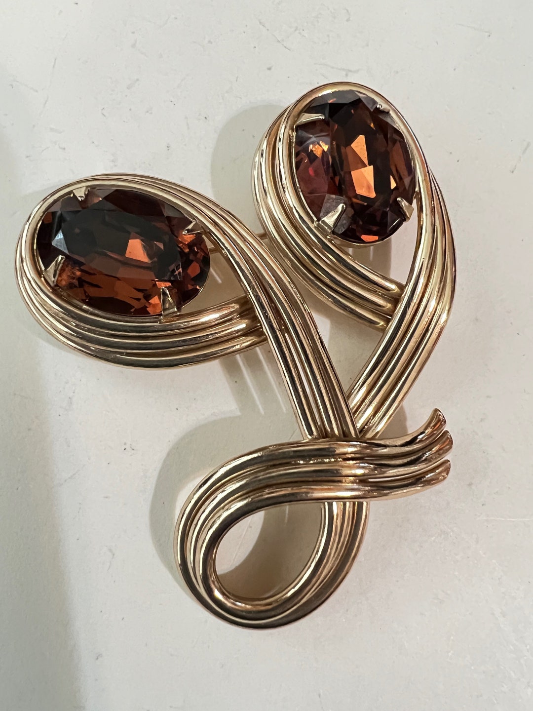 Vintage Gold Plate and Topaz GLASS Rhinestone BROOCH Unusual Swirl ...