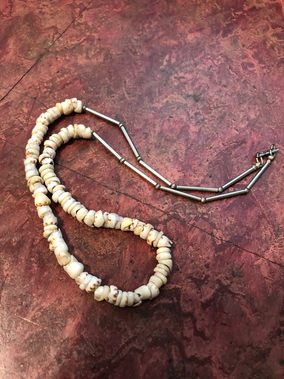 1970s Vintage Hobe' PUCA SHELL Choker Necklace by HOB… - Gem