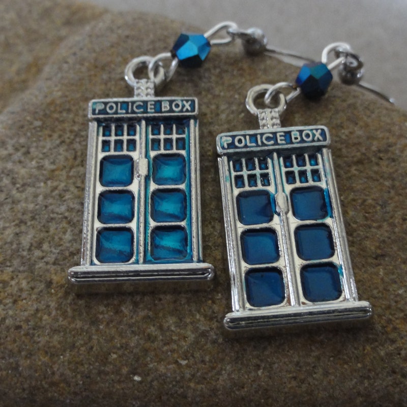 Tardis Earrings - Etsy
