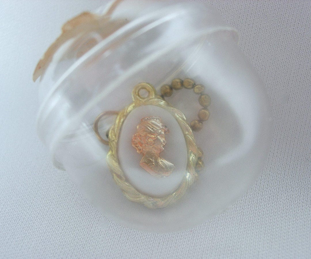 Vintage Cameo Woolworth Gumball Cracker Jack Plastic Charm Vending ...