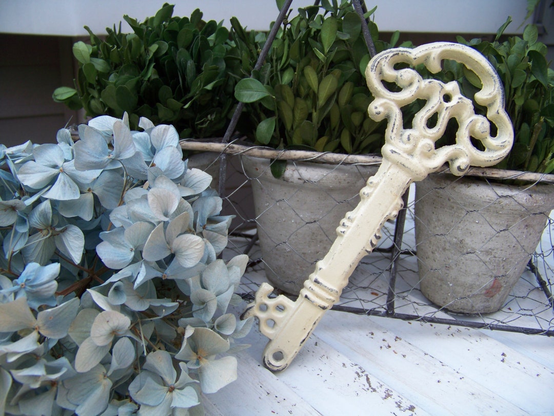 Distressed Cast Iron Key, Wall Decor, Keys, Cast Iron, Shabby Style ...