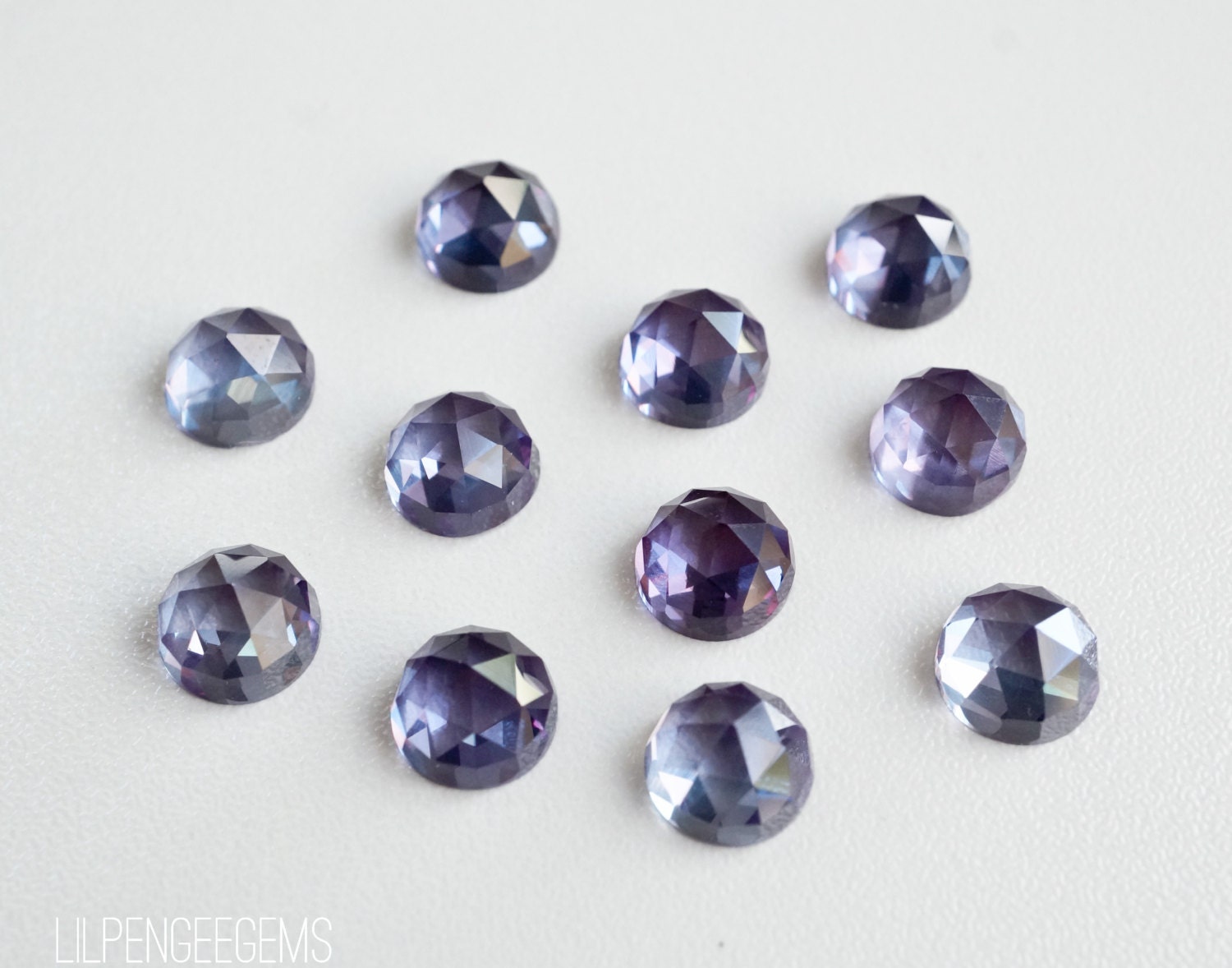 8mm rose cut Alexandrite cabochon. color changing. lab grown. | Etsy