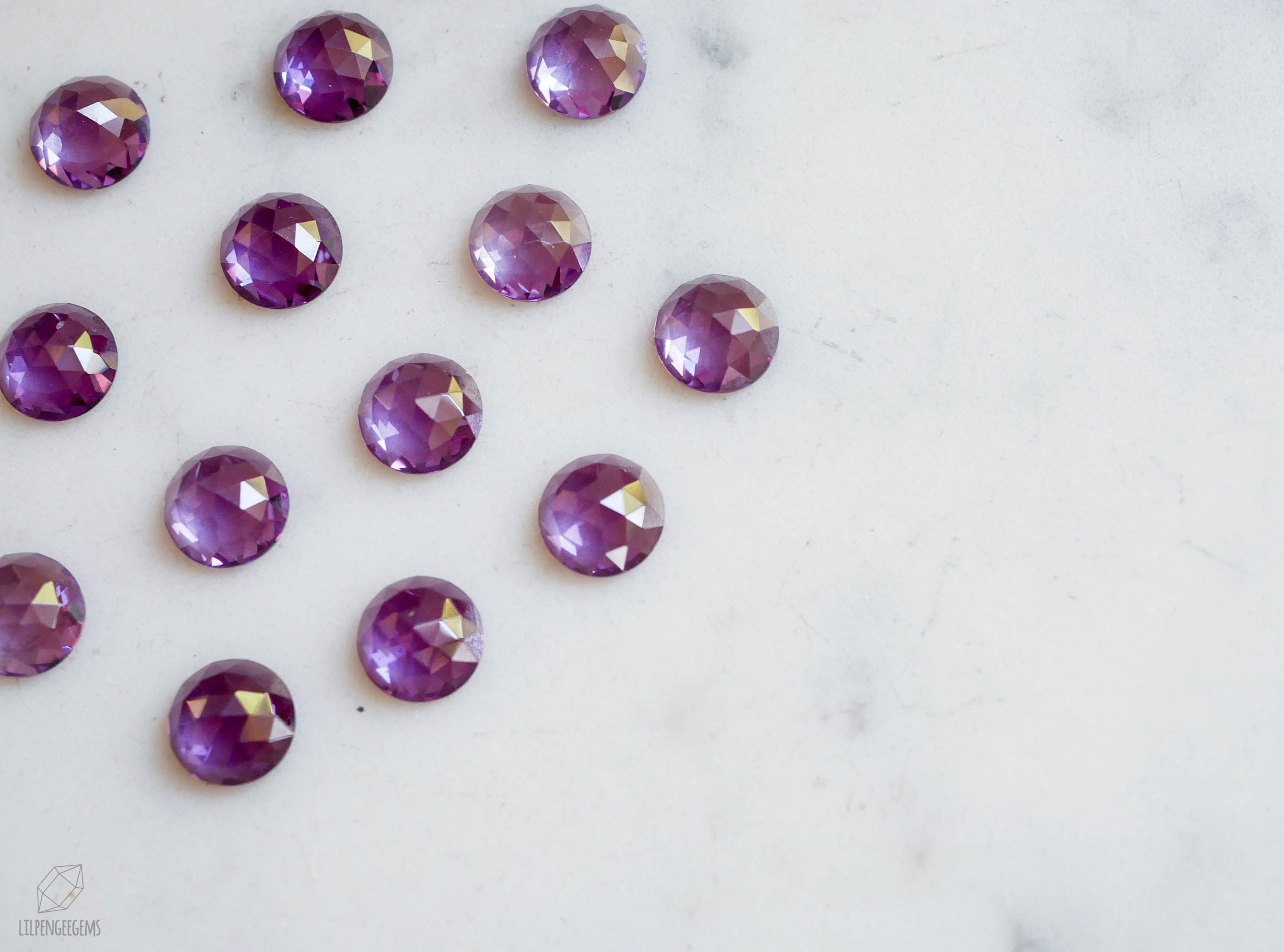 8mm rose cut Alexandrite cabochon. color changing. lab grown. | Etsy