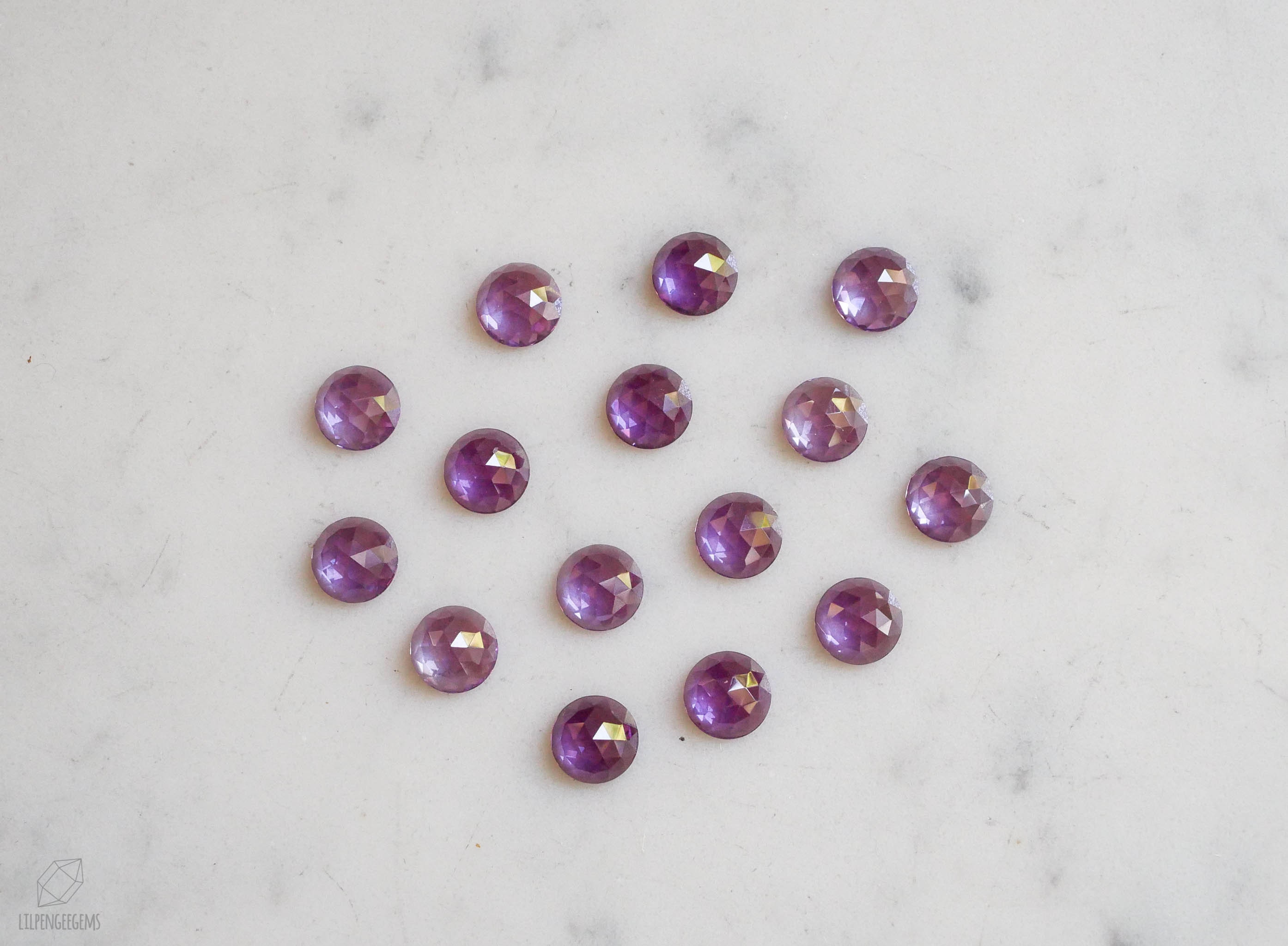 8mm rose cut Alexandrite cabochon. color changing. lab grown. | Etsy