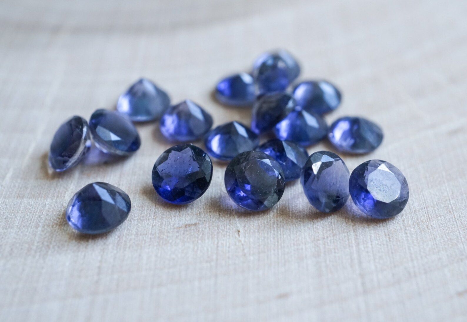 5mm Faceted Iolite Gemstones. Violet Gems. Brilliant Cut. | Etsy