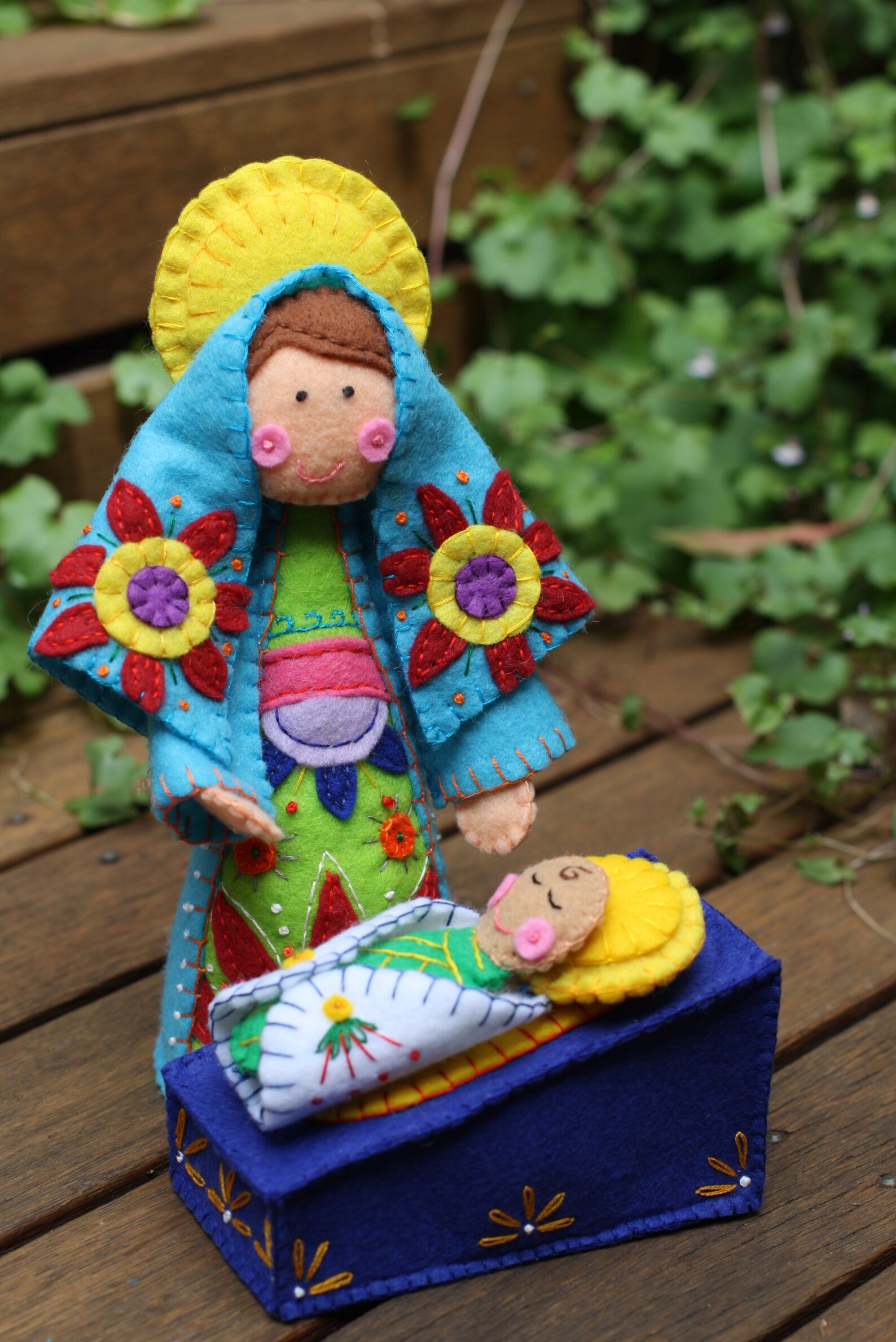 Mary & Baby Jesus - PDF Nativity Pattern Hand Embroidery Instant ...