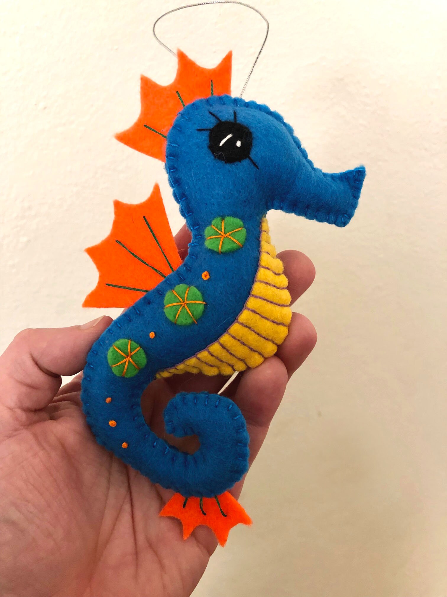 Seahorse a PDF Instant Download pattern for a hand | Etsy