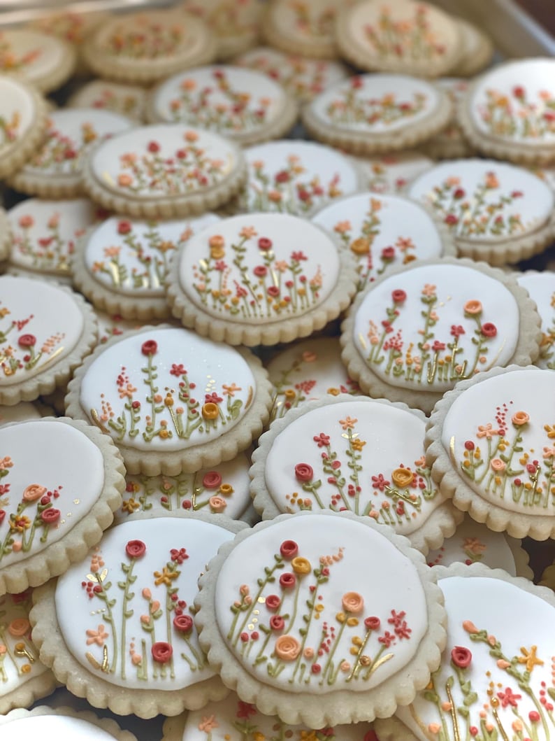 12 Scalloped Sugar Cookies One Dozen - Etsy
