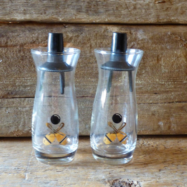 Pyrex Salt and Pepper Shakers - Etsy