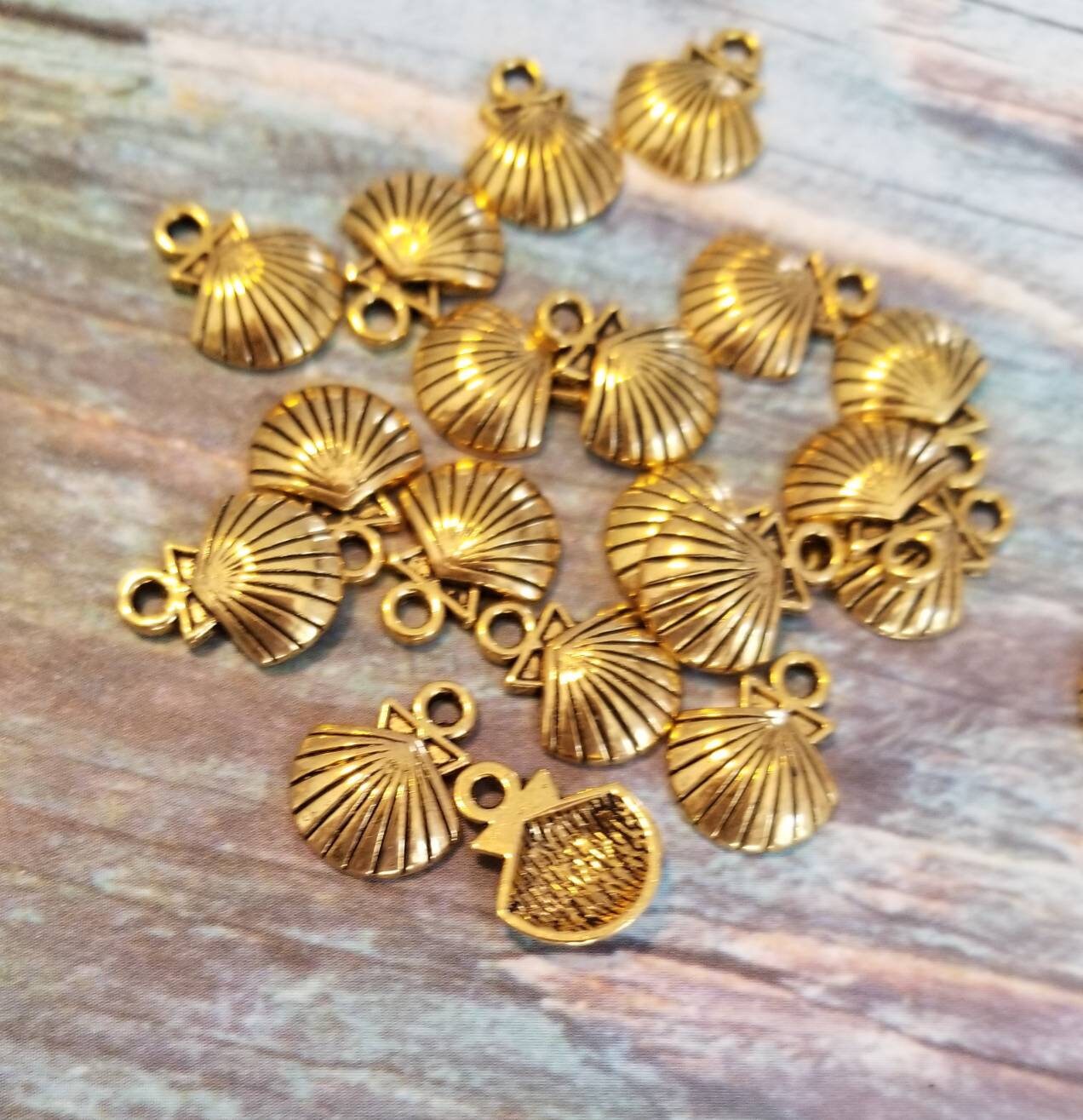 10 Little Sea Shell Charms Antique Gold Sea Shell Charms Beach Charms ...