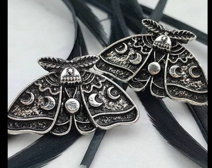 2 Luna Moth Charms Lunar Moth Pendants Spooky Halloween Charms ...