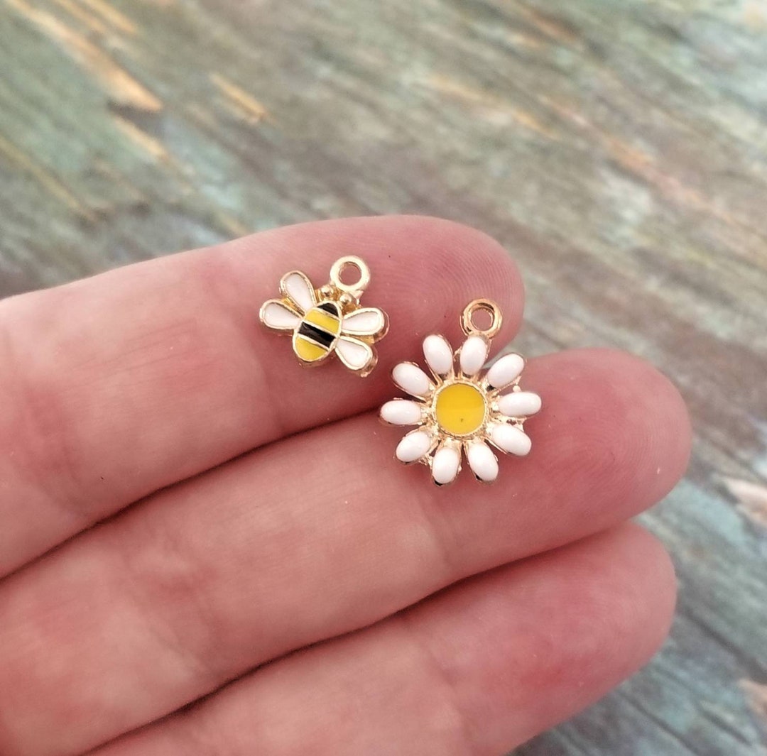 Adorable Enamel Daisy Charms Tiny Honey Bee Charms Colorful With Gold ...