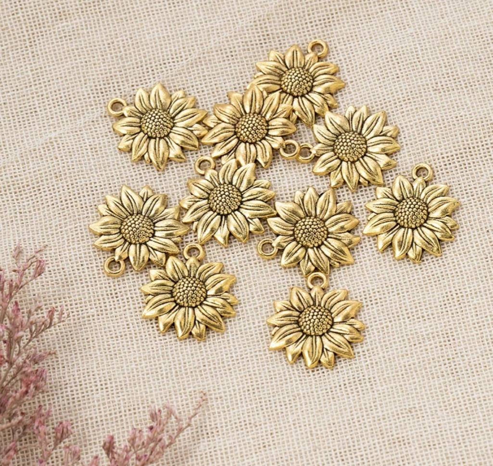 Gorgeous Sunflower Charms Antique Gold Sunflower Pendants - Etsy