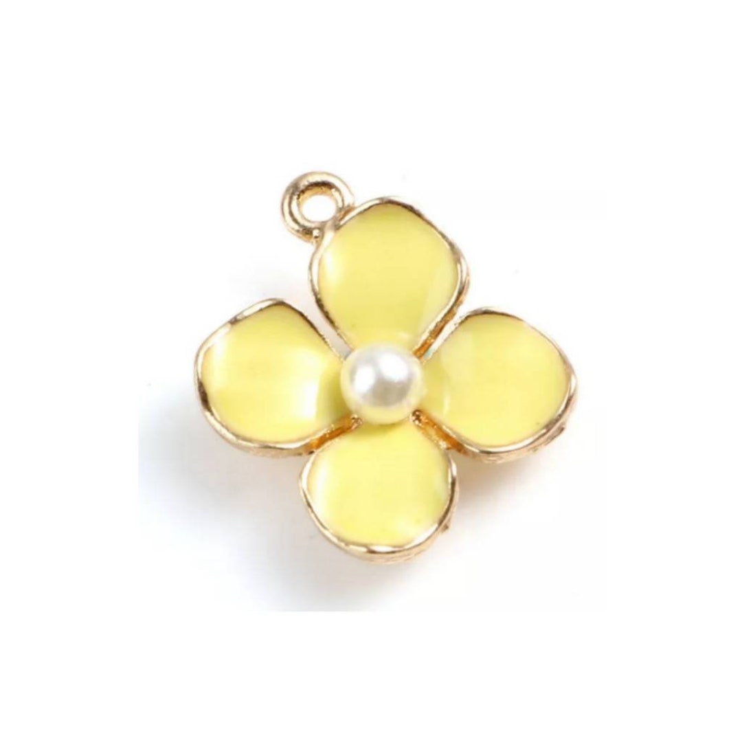 6 Beautiful Spring Flower Charms Yellow Enamel Flower Charms Flower ...