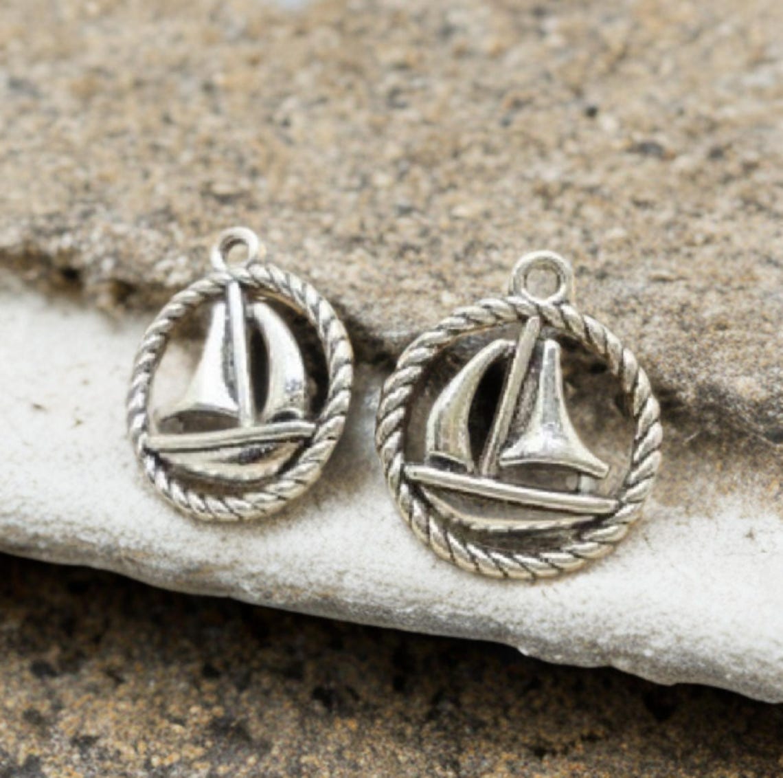 10 Small Sailboat Charms Silver Boat Charms in Rope Circle Nautical ...