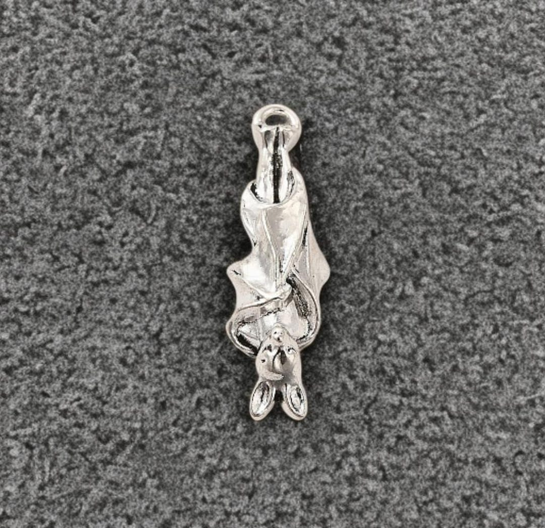 2 Long Hanging Bat Charms Light Silver Halloween Charms 3D Bat Pendants ...