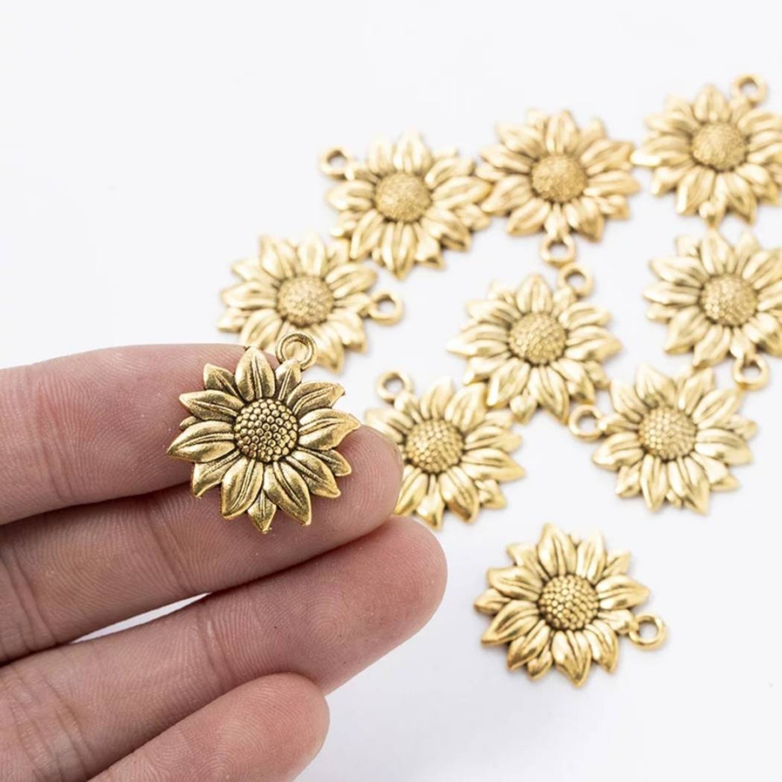 Gorgeous Sunflower Charms Antique Gold Sunflower Pendants - Etsy