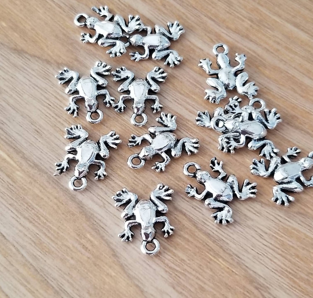 Adorable Little Frog Charms 3D Silver Frogs Spirit Animal Totem Charm ...