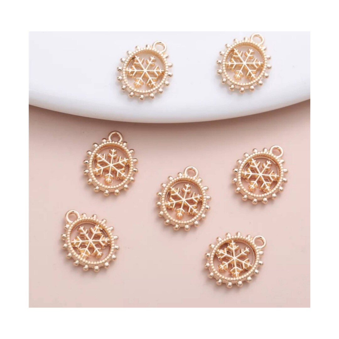10 Beautiful Snowflake Charms Soft Gold Oval Framed Filigree Snowflakes ...