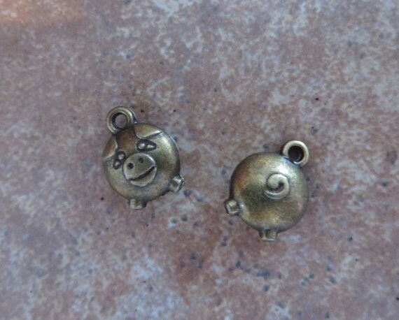 8 Little Piglet Charms Rounded Pig Charms Bronze or Silver - Etsy