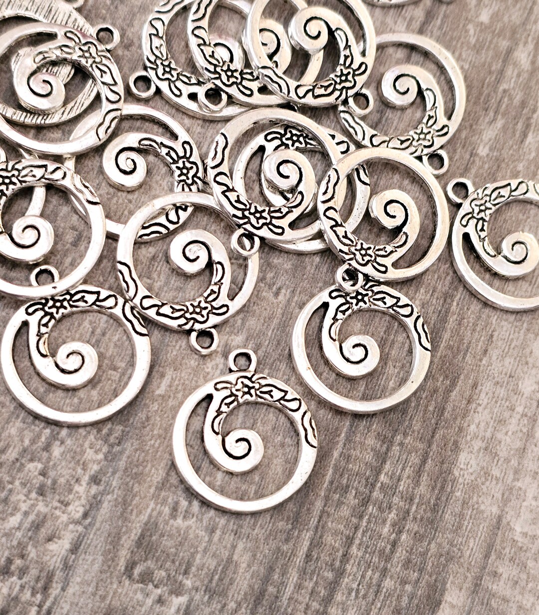 10 Floral Swirl Charms Vintage Look Antique Silver Floral Swirl Circle ...