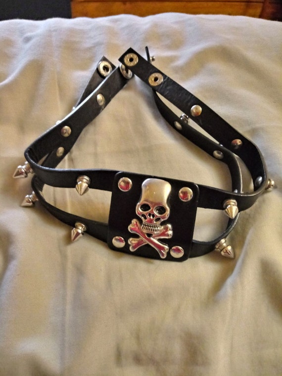 spiked leather skull - Gem