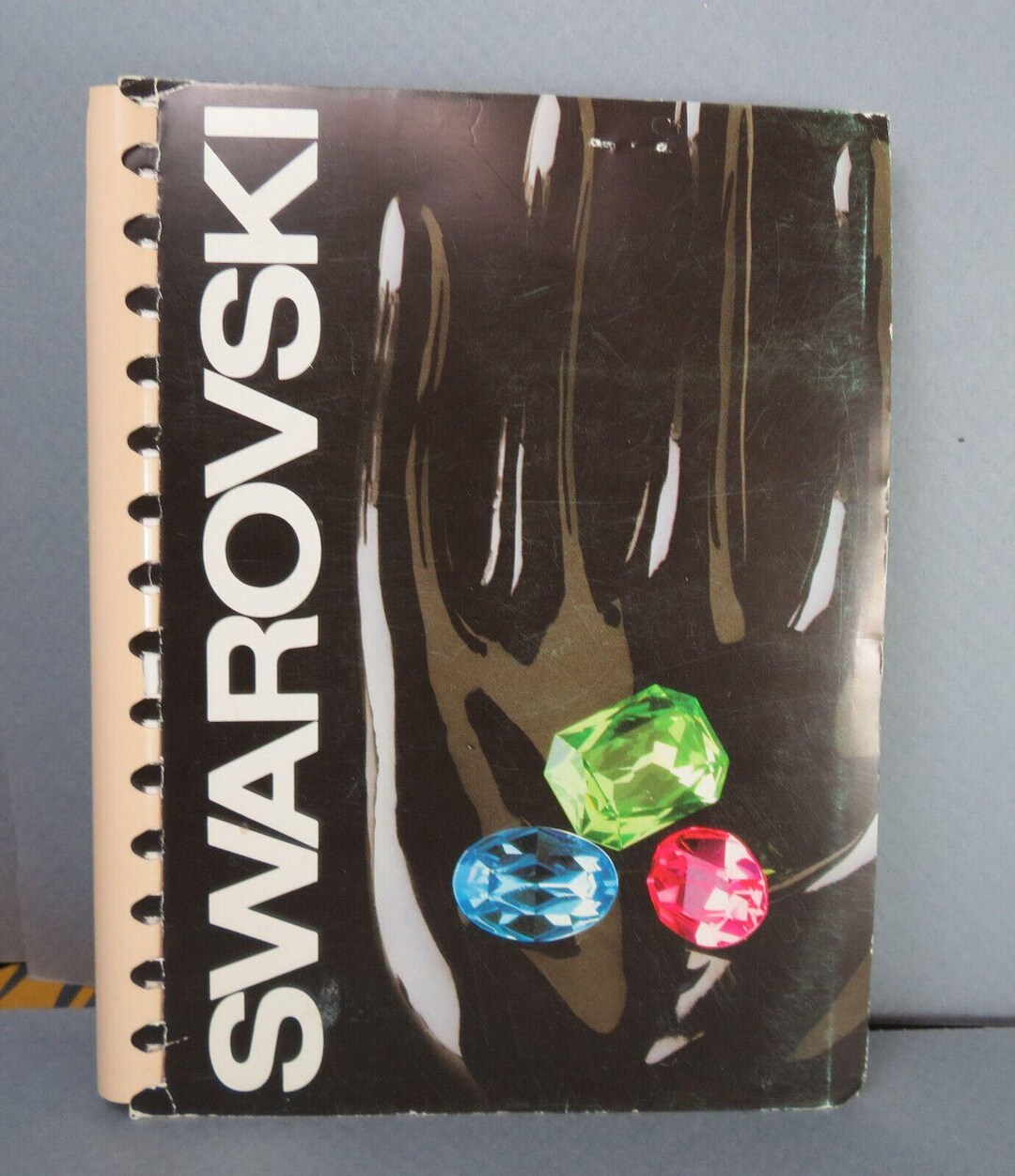 Swarovski Crystal Catalogue Comb Bound Paperback German / English ...